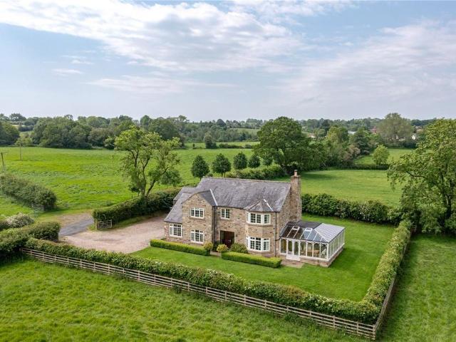 4 bedroom equestrian facility for sale