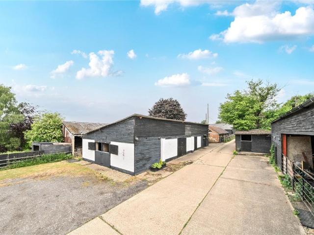 4 bedroom equestrian facility for sale