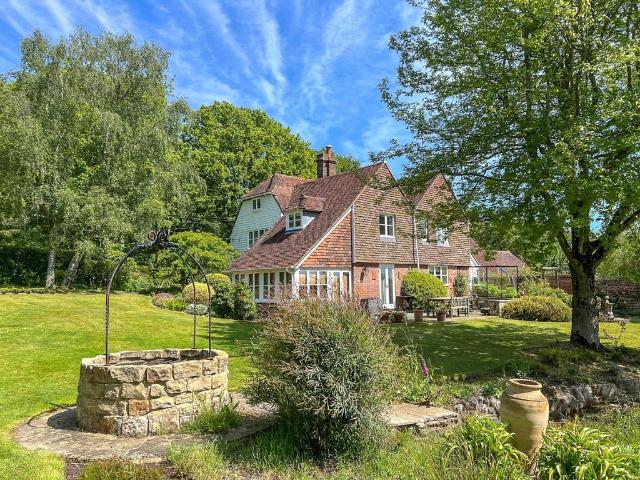 4 bedroom equestrian facility for sale