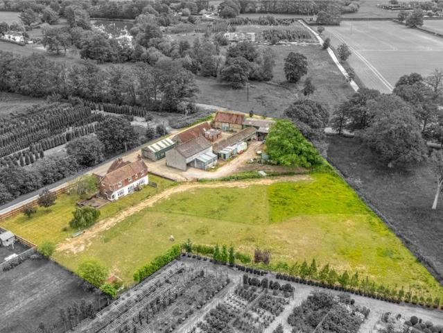 4 bedroom equestrian facility for sale