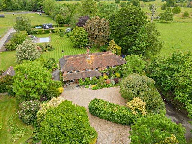 4 bedroom equestrian facility for sale