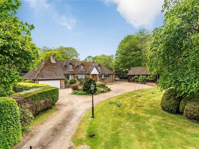 4 bedroom equestrian facility for sale
