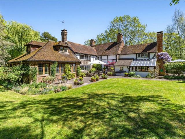 4 bedroom equestrian facility for sale