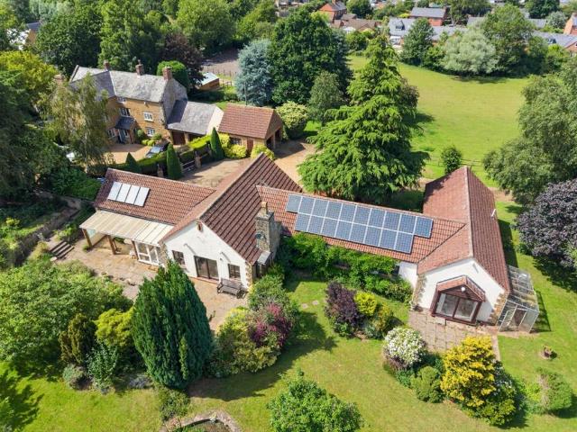 4 bedroom equestrian facility for sale