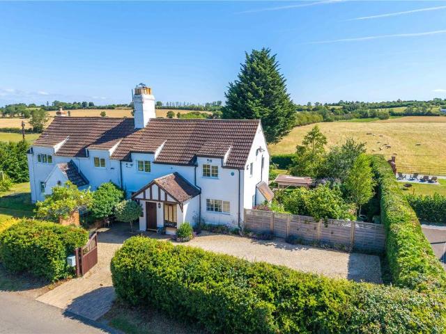 4 bedroom equestrian facility for sale