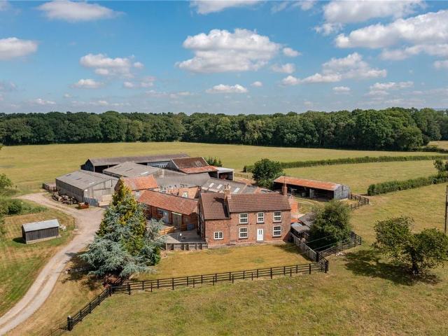 4 bedroom equestrian facility for sale
