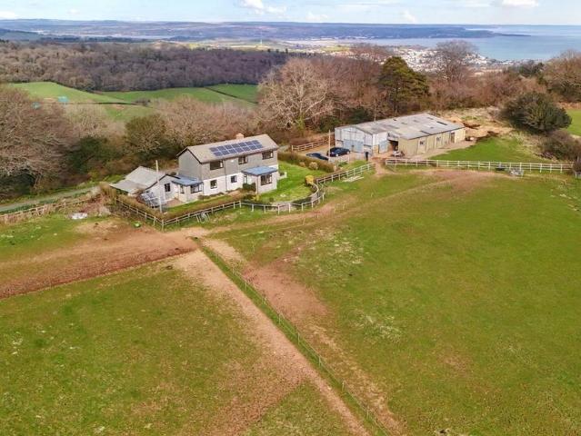 4 bedroom equestrian facility for sale