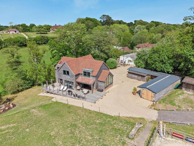 4 bedroom equestrian facility for sale