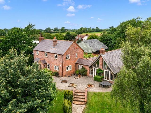 4 bedroom equestrian facility for sale