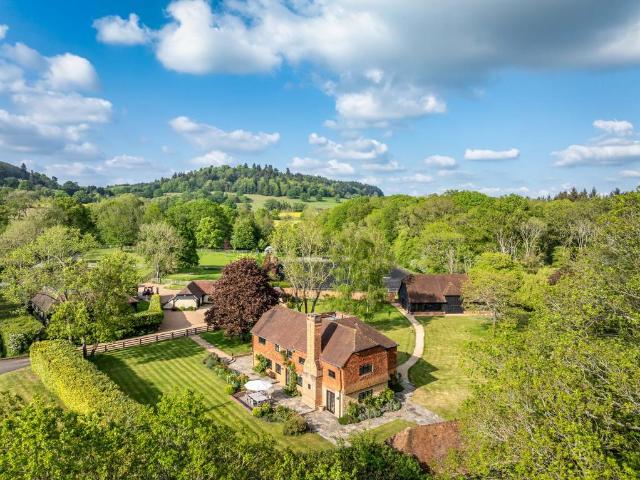 4 bedroom equestrian facility for sale