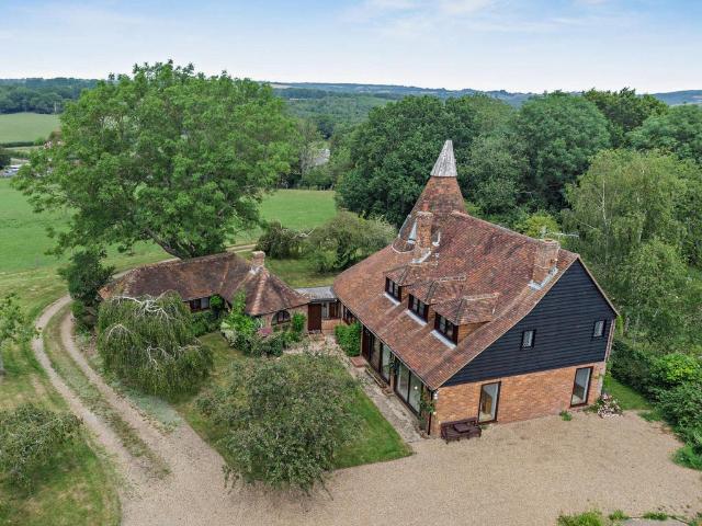 4 bedroom equestrian facility for sale