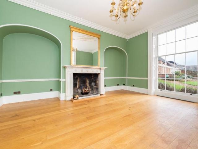 4 bedroom equestrian property to rent