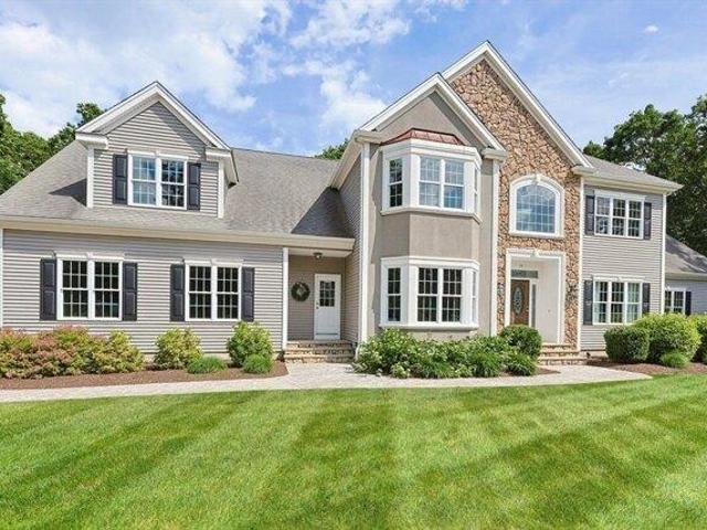 4 bedroom, Foxboro MA 02035 104607081