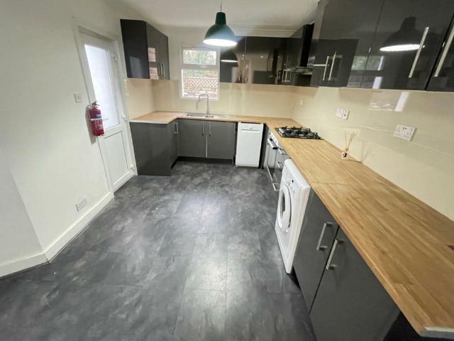 4 bedroom for RENT, E3 MoveHome