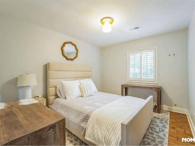 4 BEDROOM FOR RENT NEW RENOVATED