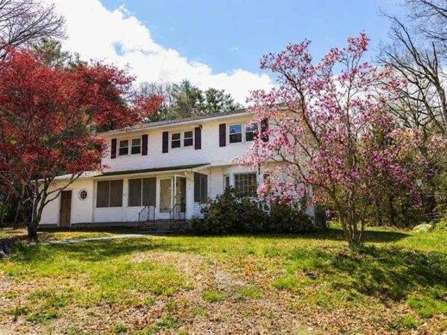4 bedroom, Foster RI 02825 LS102775461