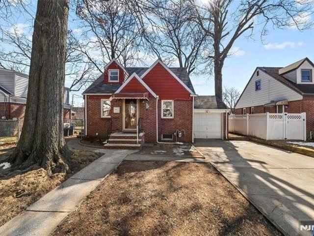 4 bedroom, Fair Lawn NJ 07410 88370302
