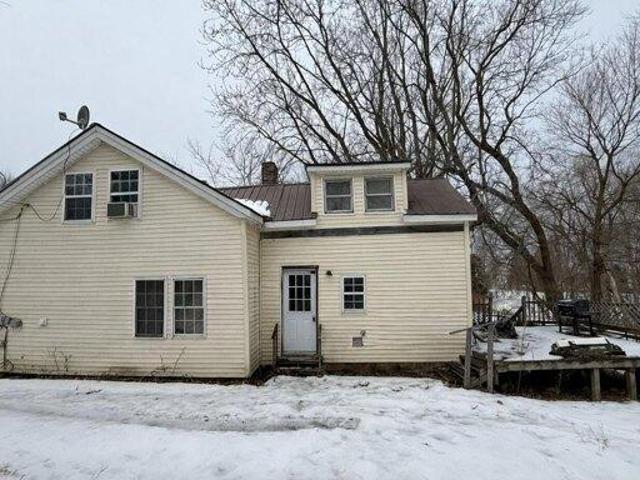 4 bedroom, Fairfield ME 04937 101999790