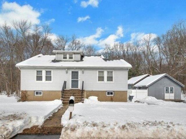 4 bedroom, Fairfield NJ 07004 102215558