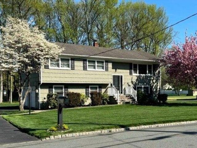 4 bedroom, Fairfield NJ 07004 102530441