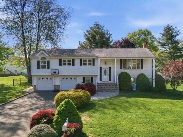 4 bedroom, Fairfield NJ 07004 103124971