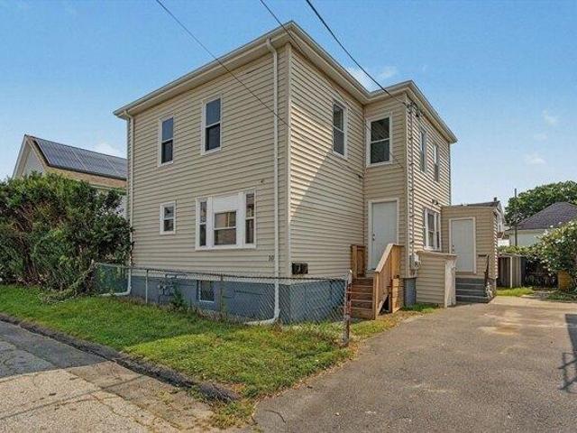 4 bedroom, Fall River MA 02723 105081771