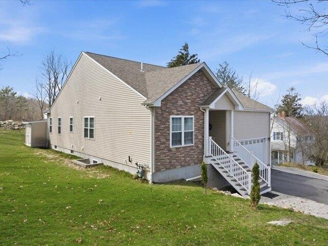 4 bedroom, Fall River MA 02720 102121246