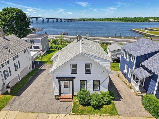 4 bedroom, Fall River MA 02720 103072094