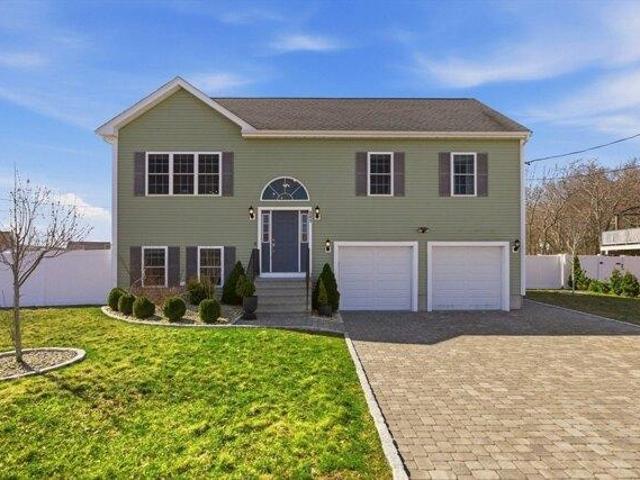 4 bedroom, Fall River MA 02720 103223853