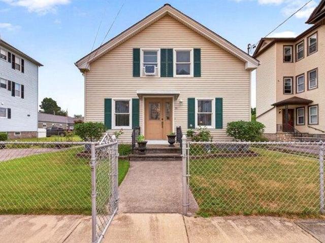 4 bedroom, Fall River MA 02720 105416726