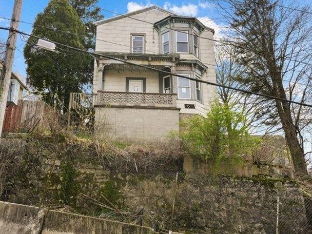 4 bedroom, Fall River MA 02720 LS101859305