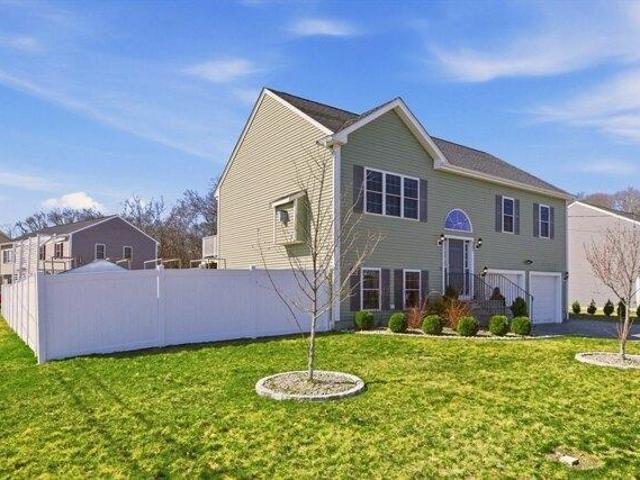 4 bedroom, Fall River MA 02720 LS102528551