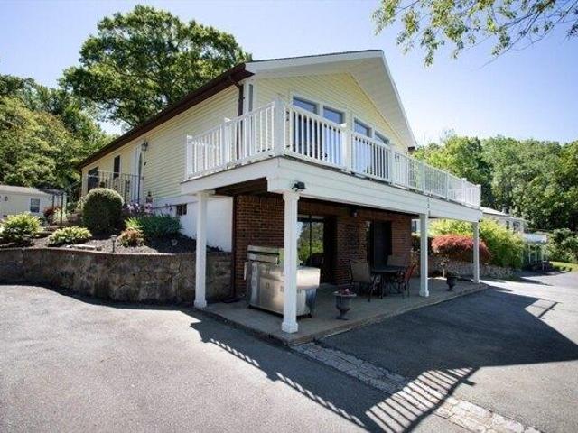 4 bedroom, Fall River MA 02720 LS103100446