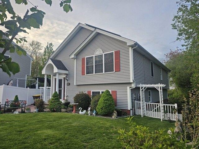 4 bedroom, Fall River MA 02721 104540579