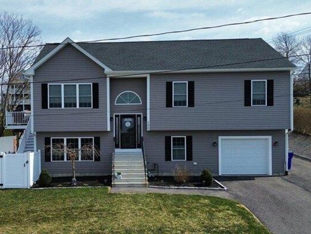 4 bedroom, Fall River MA 02724 104810955
