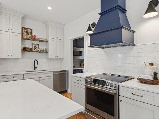 4 bedroom, Falmouth ME 04105 LS102315445