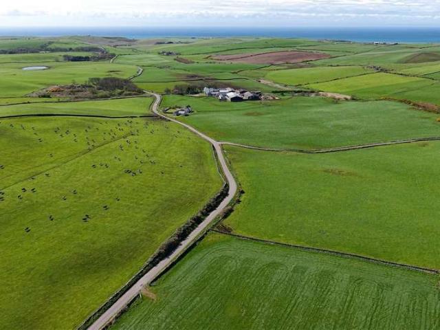 4 Bedroom Farm Commercial