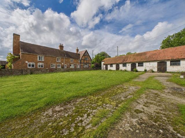 4 bedroom farm house to rent