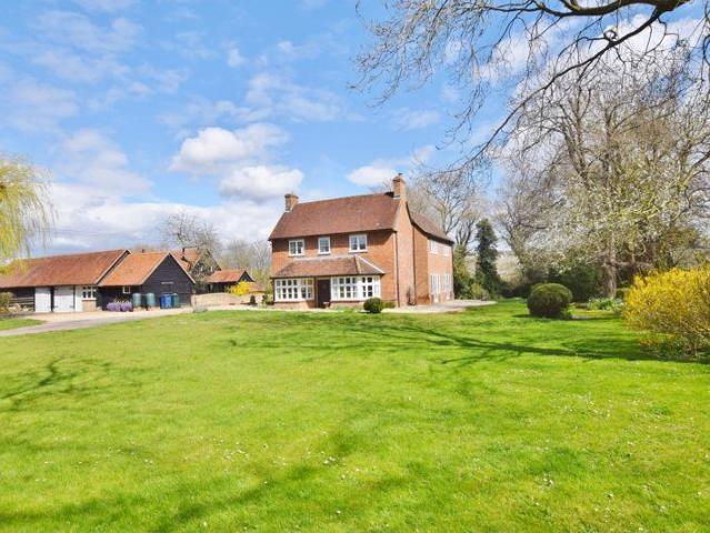 4 bedroom detached house to rent