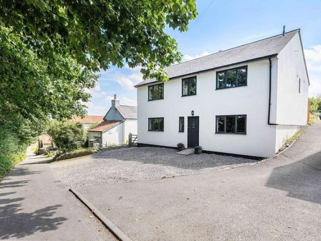 4 Bedroom Farm House Character Property