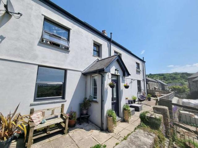 4 Bedroom Farm House Character Property
