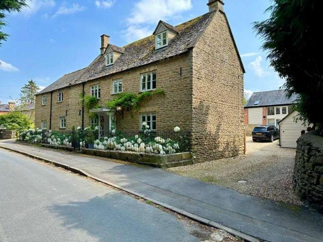 4 Bedroom Farm House Character Property