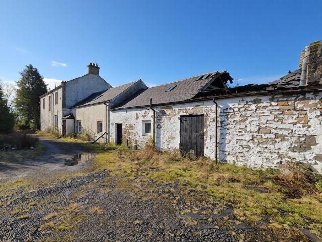4 bedroom farm house for sale