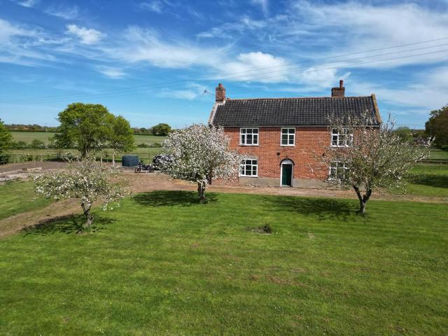 4 bedroom farm house for sale