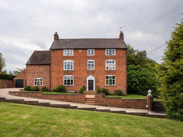 4 bedroom farm house for sale
