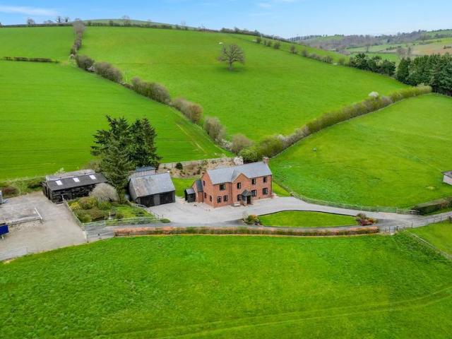 4 bedroom farm house for sale
