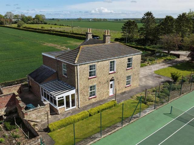 4 bedroom farm house for sale
