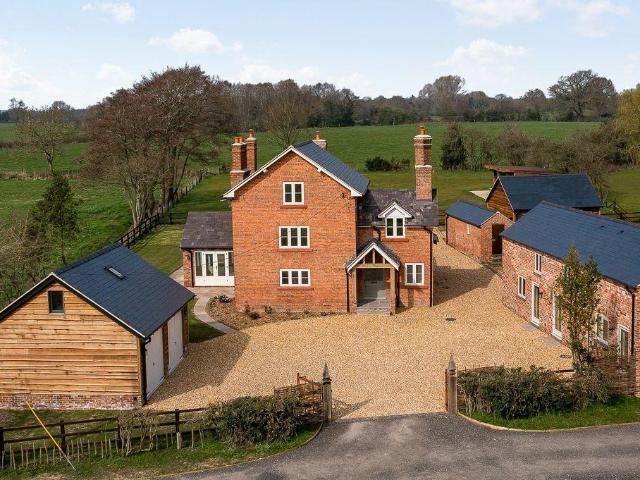 6 bedroom farm house for sale