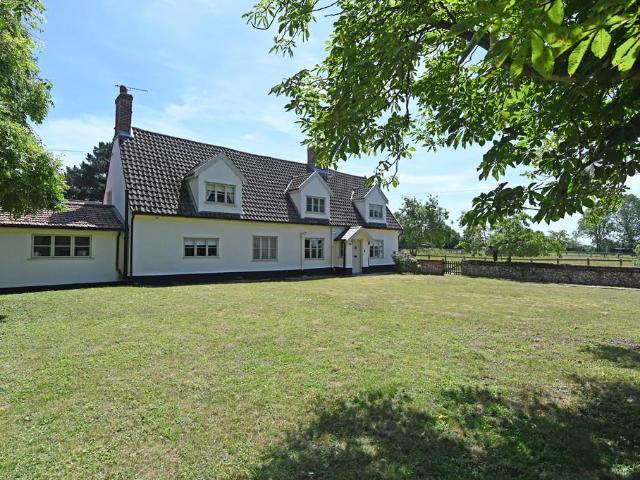 4 bedroom farm house for sale
