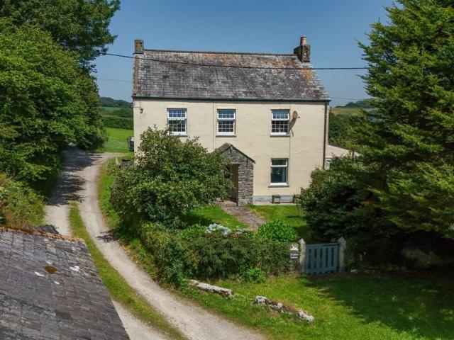 4 bedroom farm house for sale
